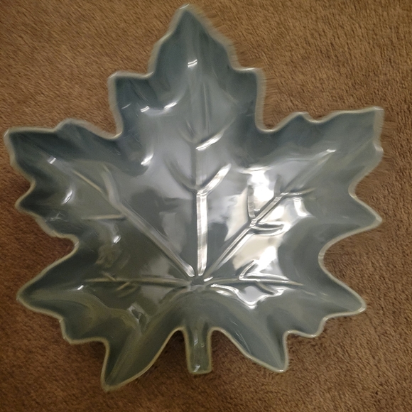 Crofton | Kitchen | Crofton Maple Leaf Serving Platter Euc | Poshmark